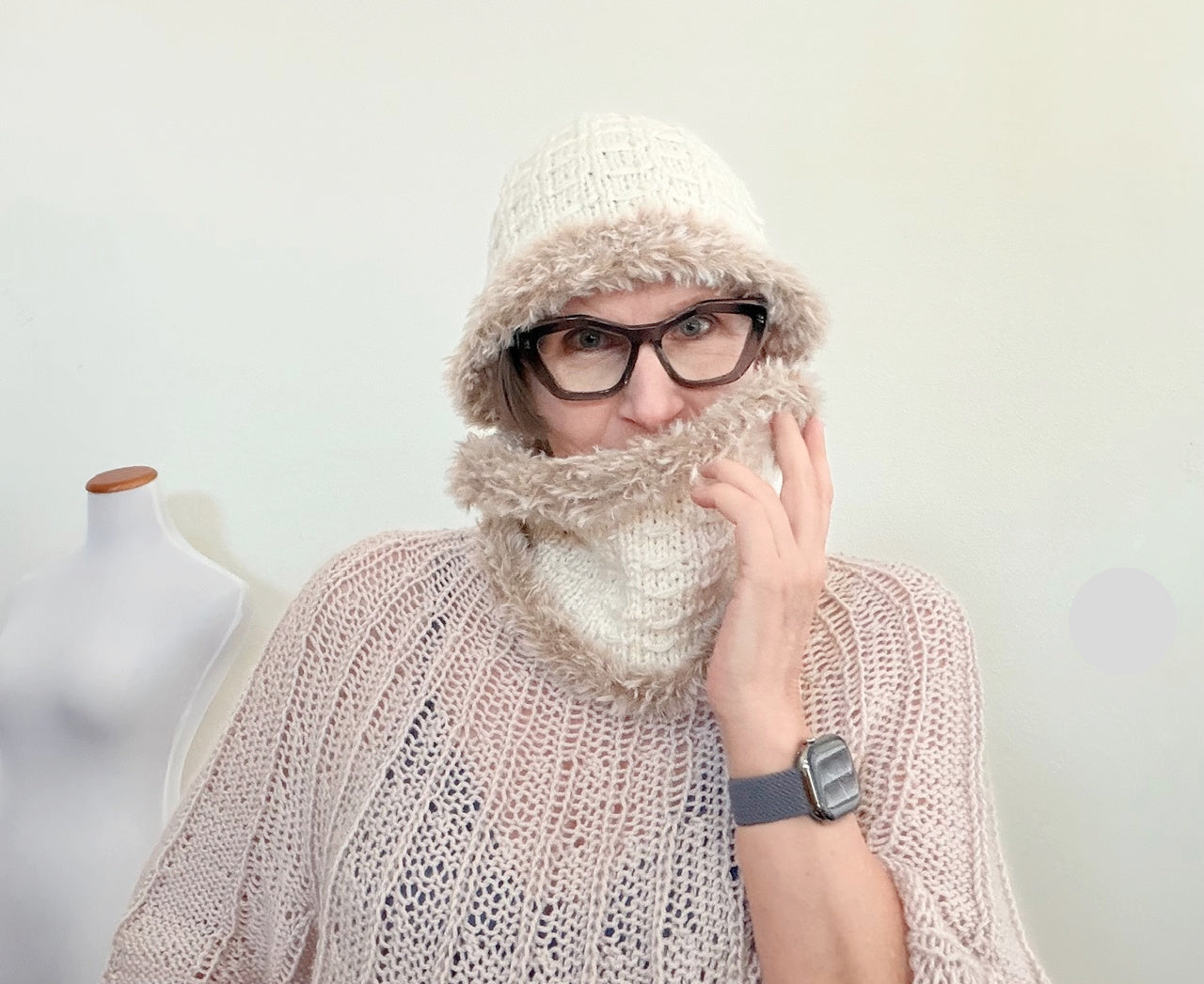Faux Fur Cloche & Cowl – yarnz2GO.com